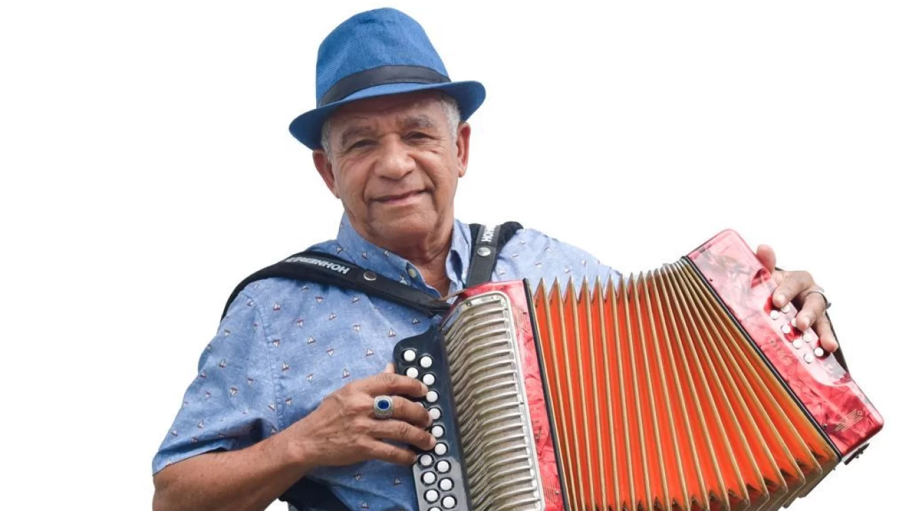 Exponente de música típica Español Núñez, estrena “Ese mujerón” | AcentoTV